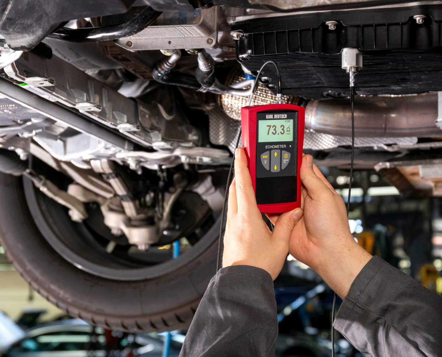 Entwicklung für Mercedes-Benz: ECHOMETER 1077.080-A für die Getriebeölstandsmessung - KARL ...